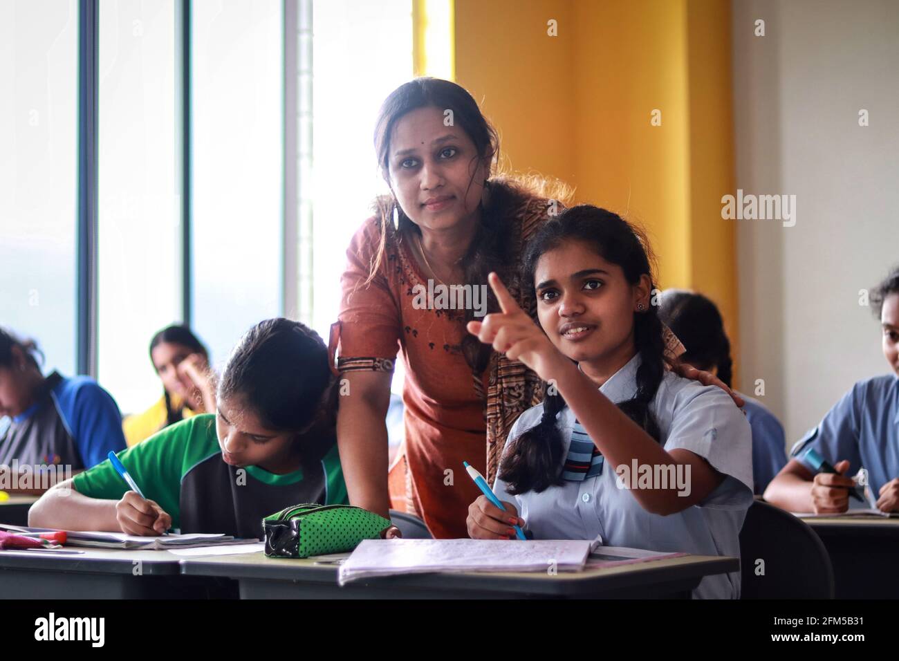 teacher interacting with students Stock Photo - Alamy teacher interacting with students Stock Photo - Alamy