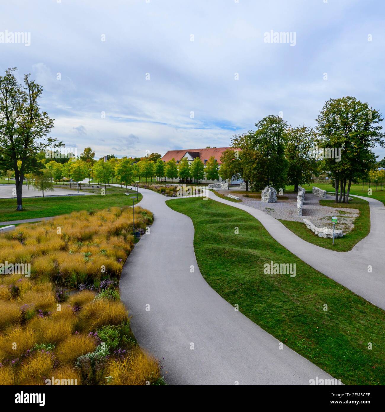 Sheridan-Park - an artificial recrartional area and park in western ...