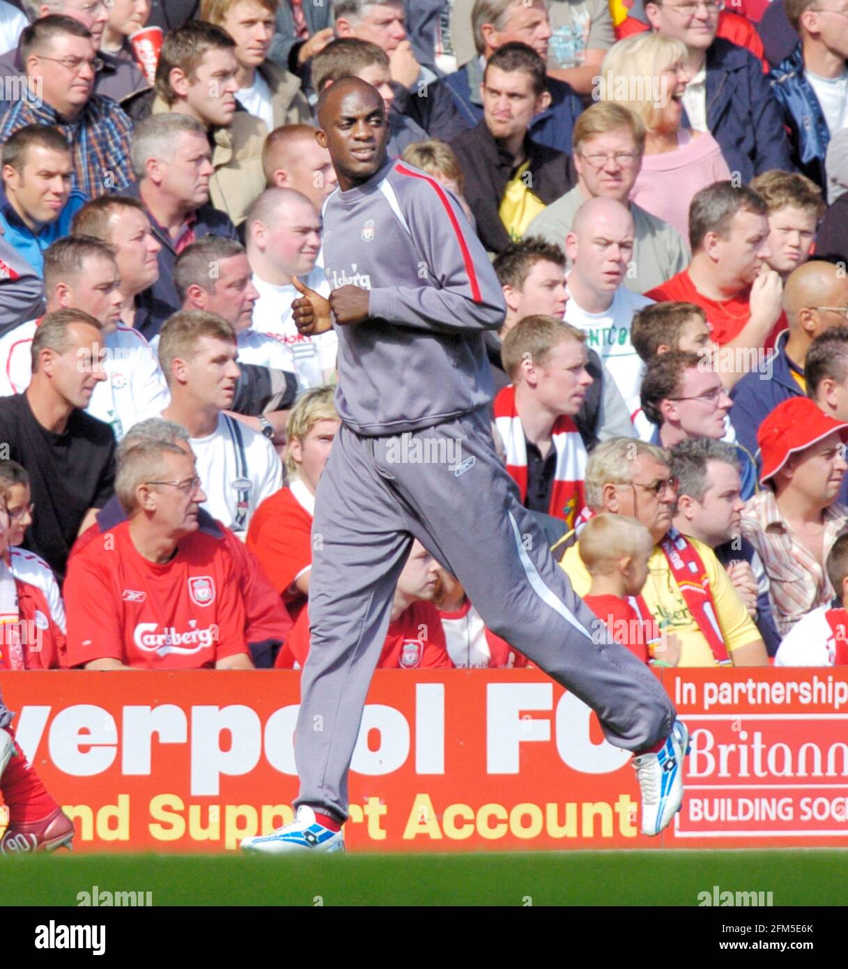 LIVERPOOL V MAN UTD 18/9/2005 MOMO SISSOKO PICTURE DAVID ASHDOWN ...