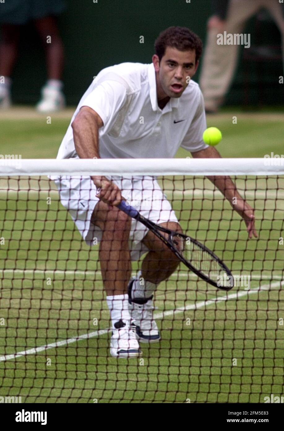 PETE SAMPRAS DURING THE MEN'S FINAL AT WIMBLEDON - JULY 2000 AGAINST ...