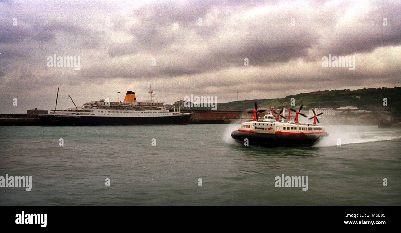 A Hovercraft leaves Dover hoverport bound for Calais Stock Photo - Alamy