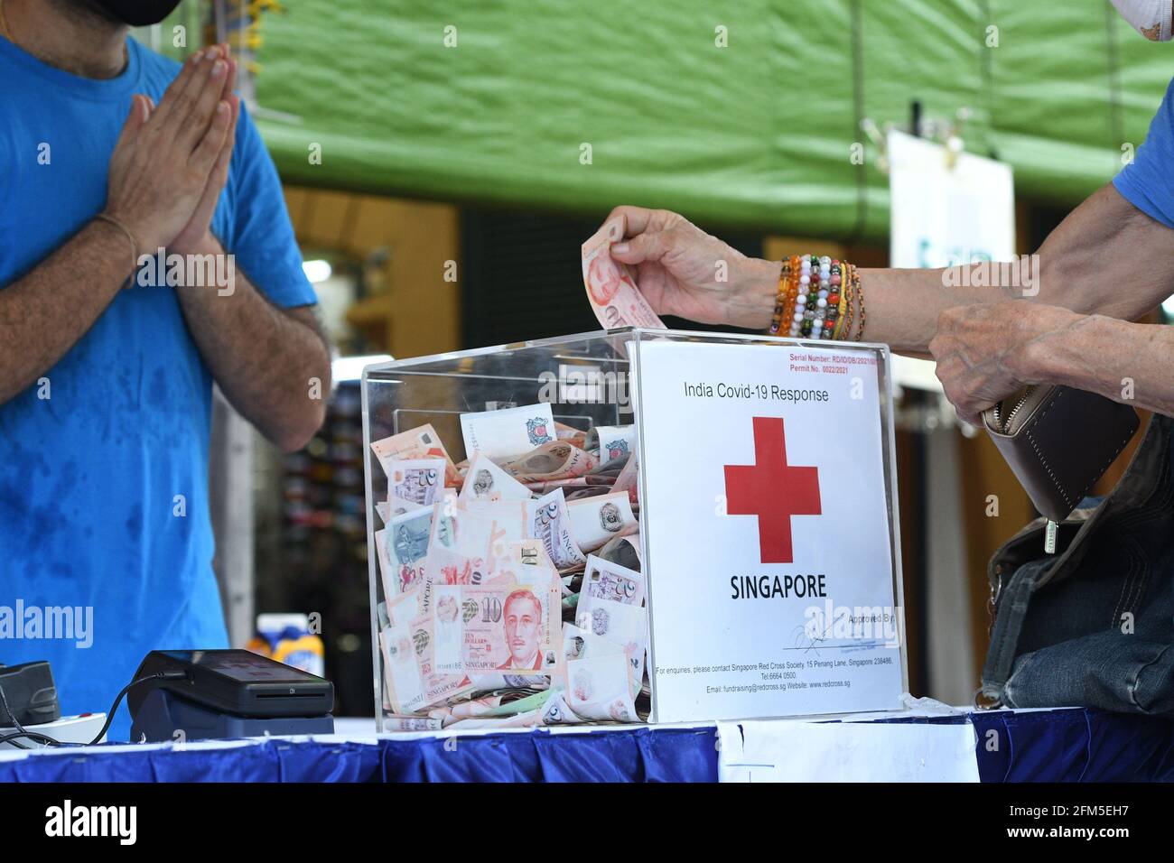 Fundraising booth hi-res stock photography and images - Alamy