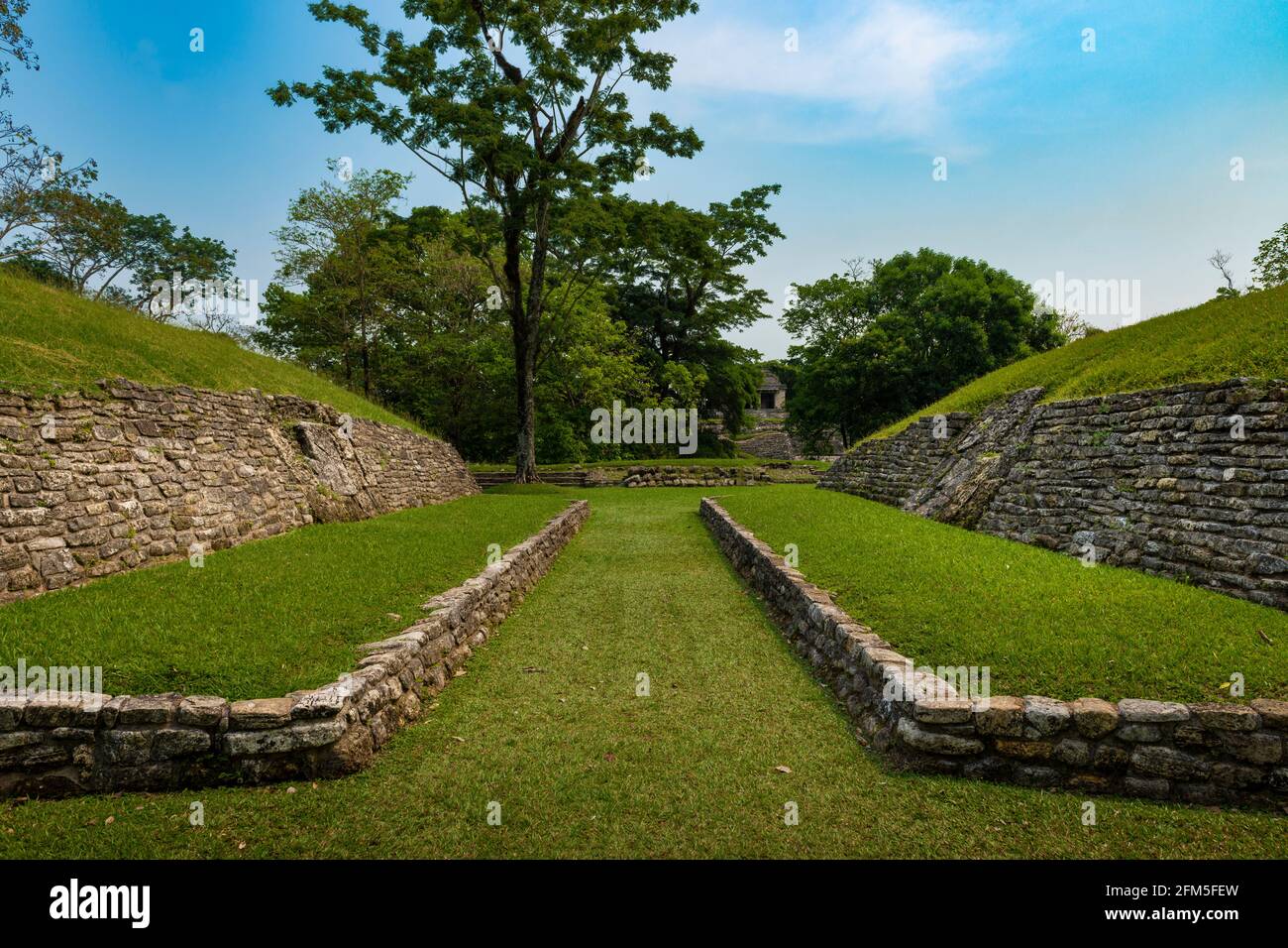 Roof comb mayan architecture hi-res stock photography and images - Alamy