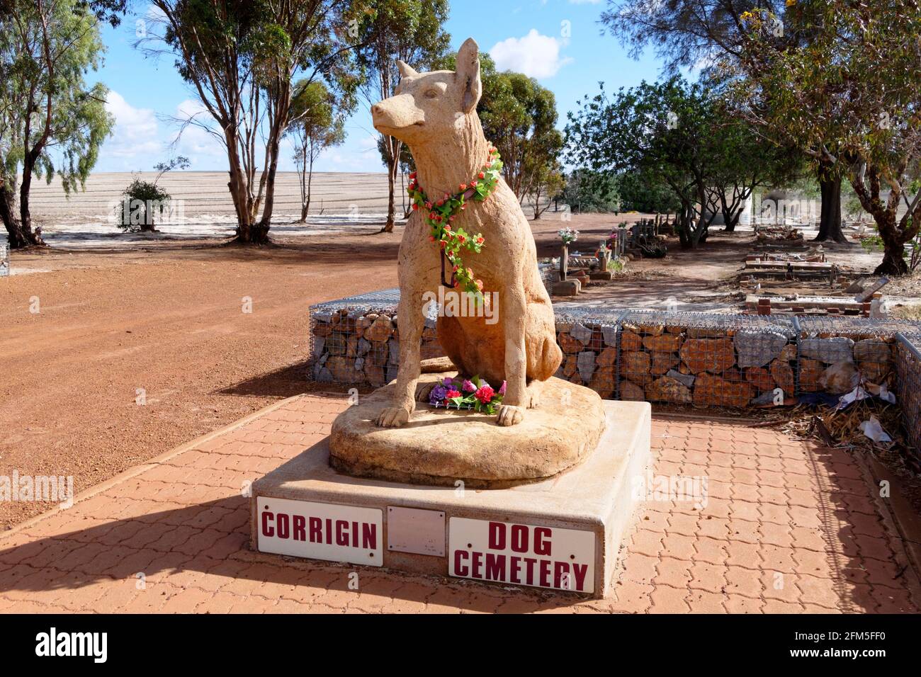 Dog cemetery statue, Corrigin, Western Australia Stock Photo - Alamy