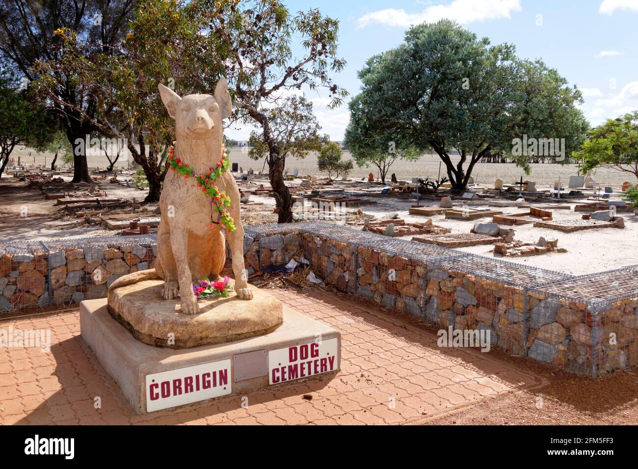 Dog cemetery statue, Corrigin, Western Australia Stock Photo - Alamy
