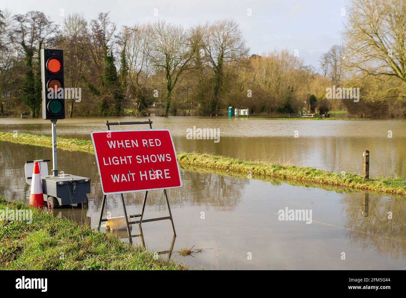 Flooding Cookham High Resolution Stock Photography and Images - Alamy