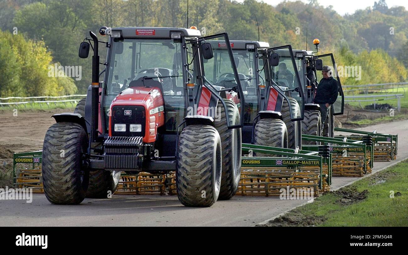 RACING AT LINGFIELD ALL WEATHER 12/11/2001 READY TO SWEEP THE TRACK ...