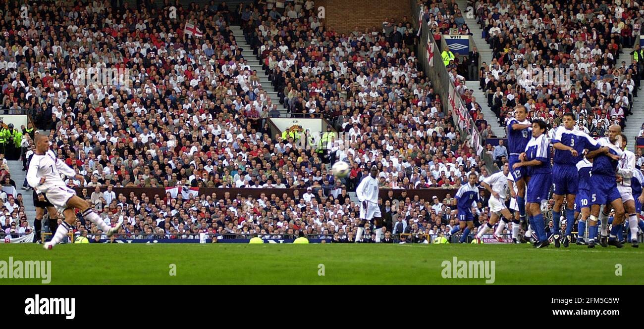 David beckham free kick greece hi-res stock photography and images - Alamy