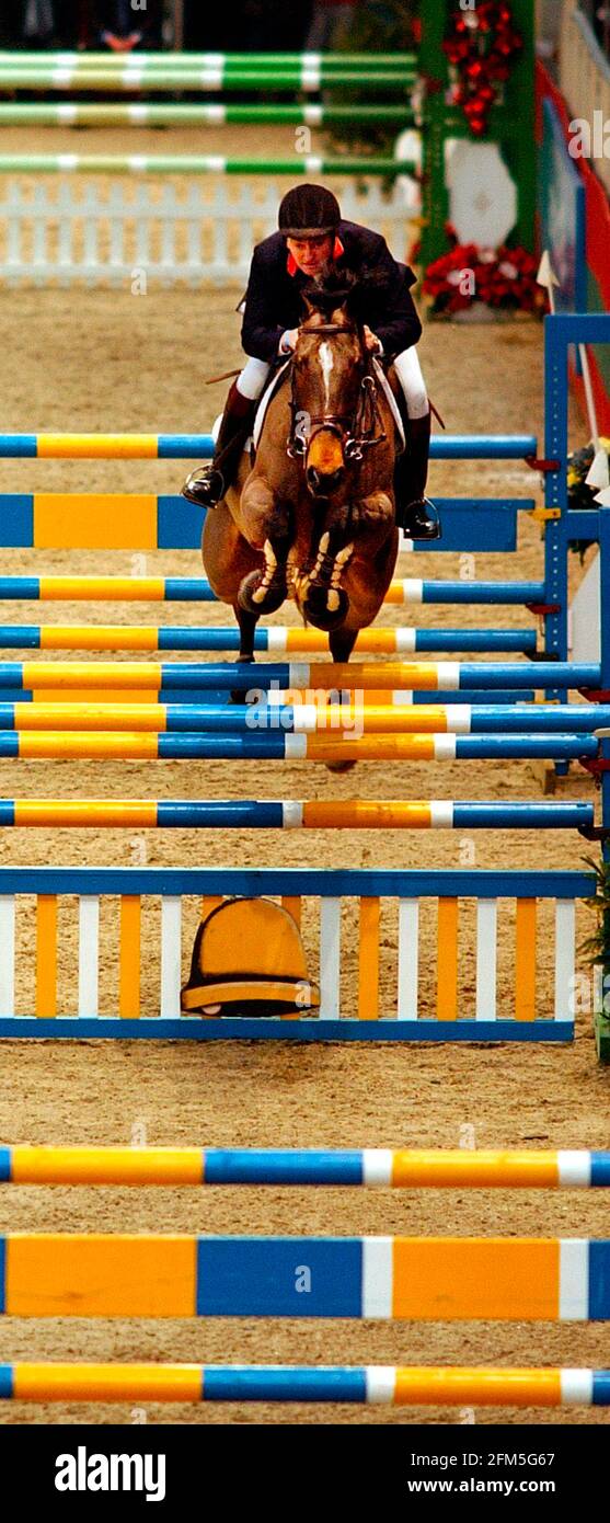 SHOW JUMPING AT OLYMPIA THE CHAMPAGNE TAITTINGER STAKES 21/12 2001 ...