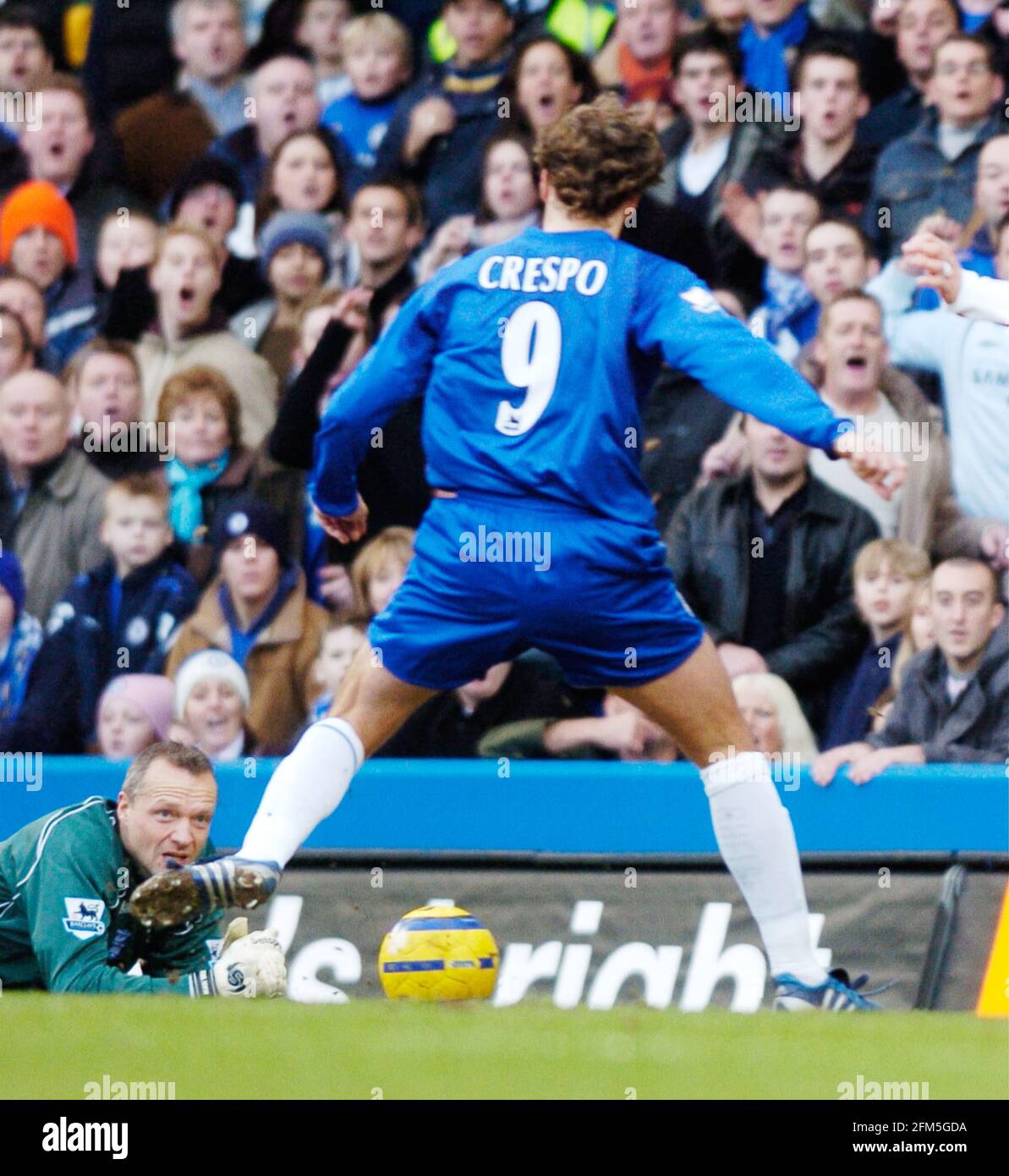 CHELSEA V BIRMINGHAM CRESPO ABOUT TO SCORE HIS 1ST GOAL 31/12/2005 ...