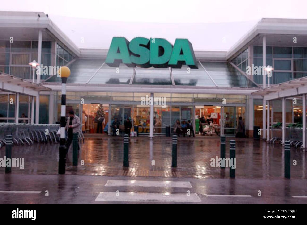ASDA, WEMBLEY. 6 December 2006 TOM PILSTON Stock Photo - Alamy