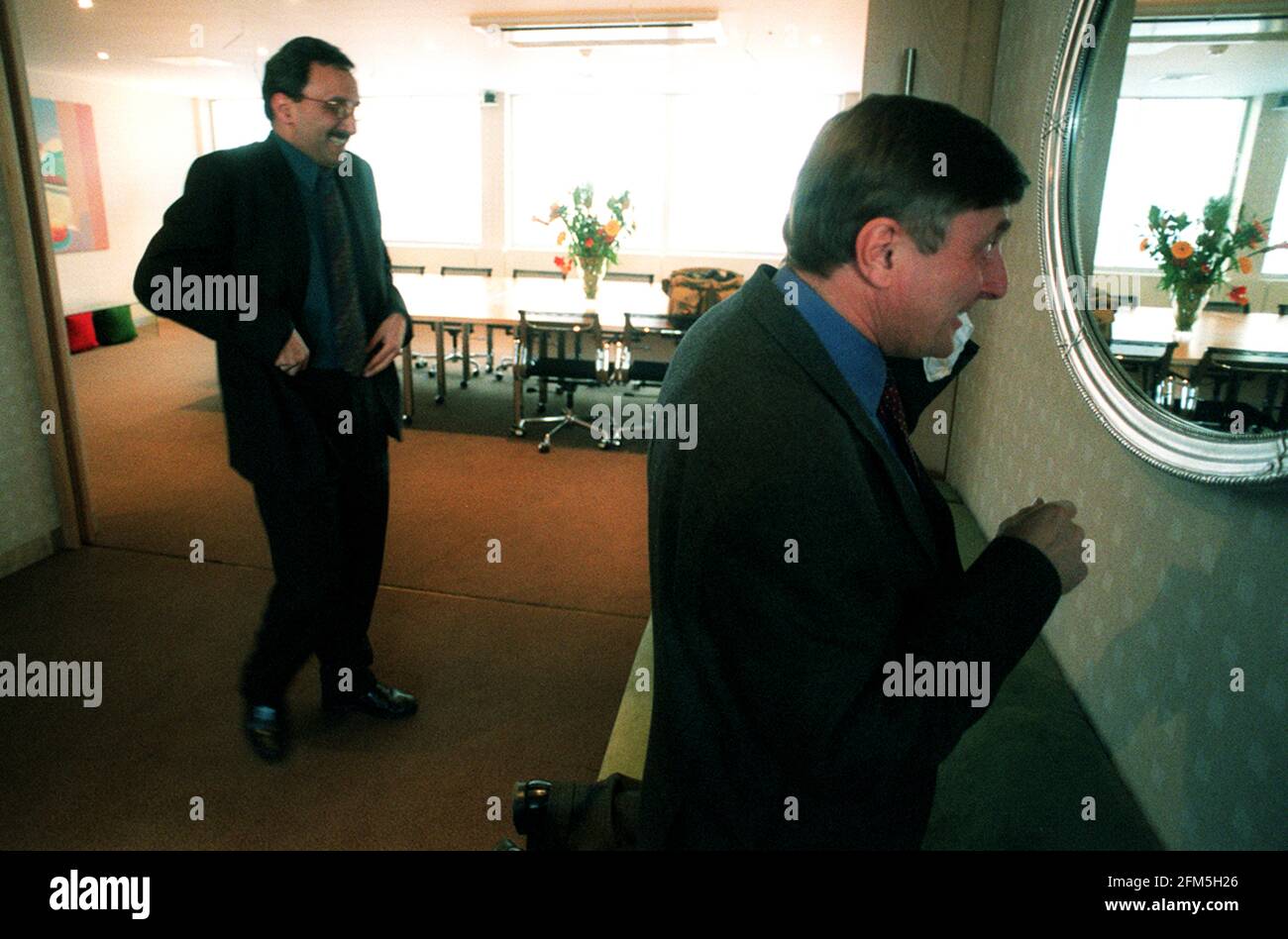 ANNOUNCEMENT OF STRATEGIC AGREEMENT JANUARY 2001 BETWEEN IMAGINATION ...