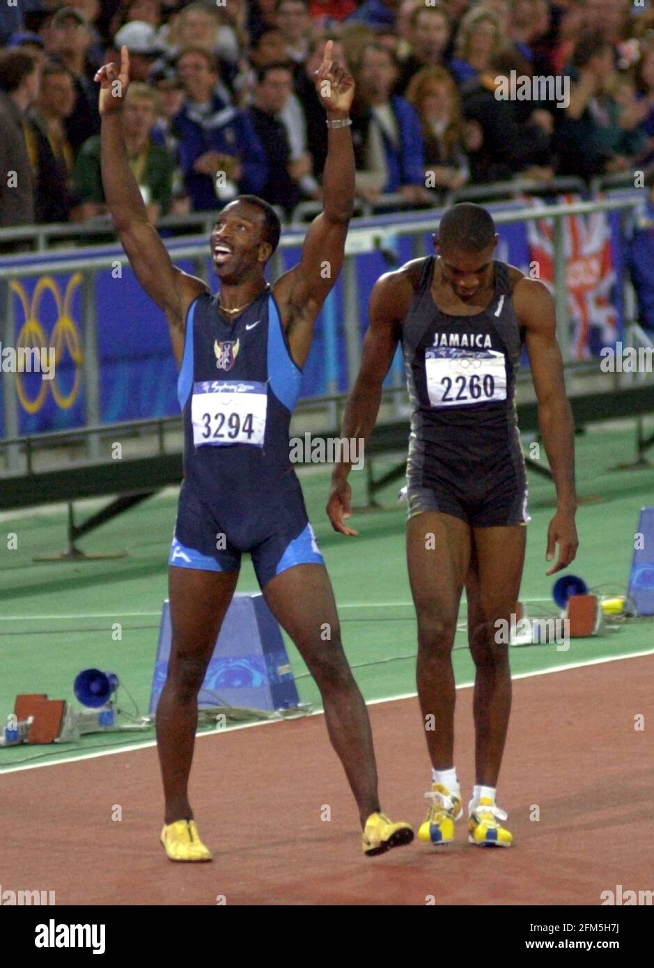 ATHLETICS MENS 400m FINAL MICHAEL JOHNSON AFTER WINNING Stock Photo - Alamy