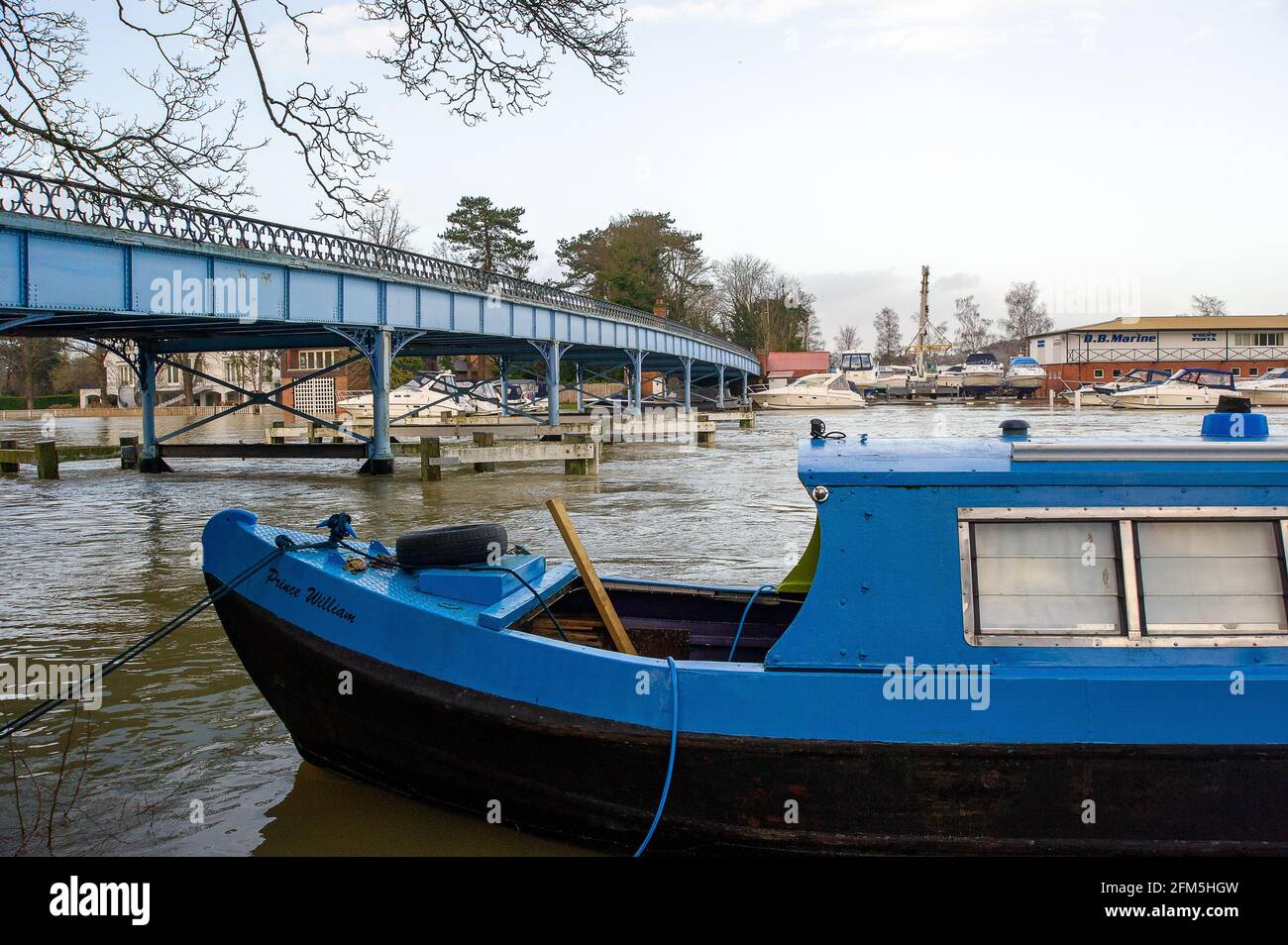 Warning for narrowboats hi-res stock photography and images - Alamy