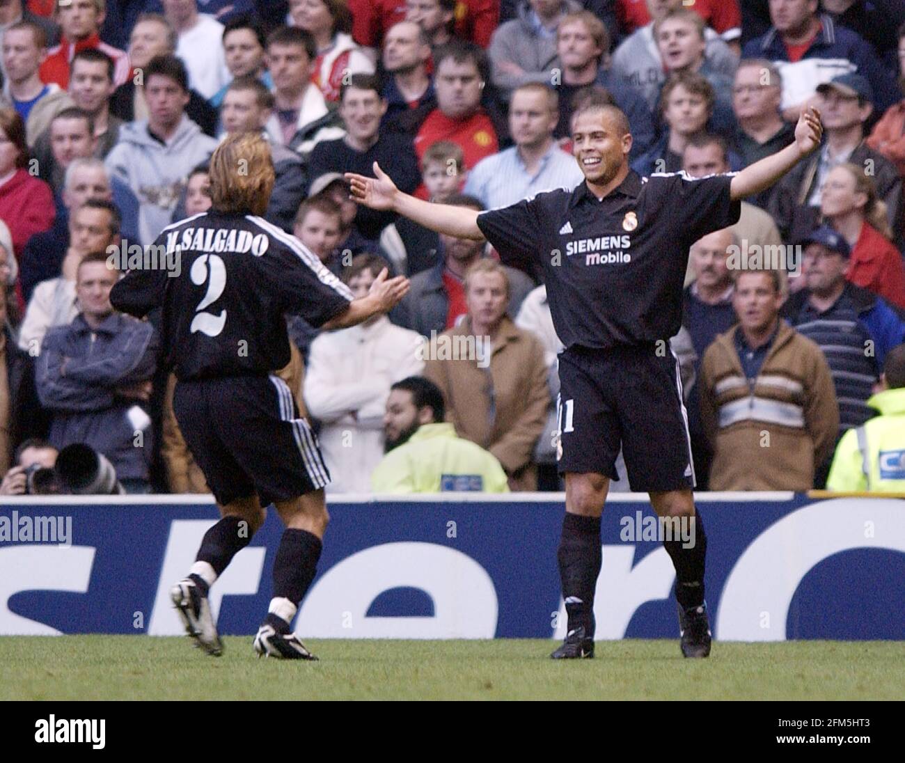 Ronaldo real madrid 2003 hi-res stock photography and images - Alamy