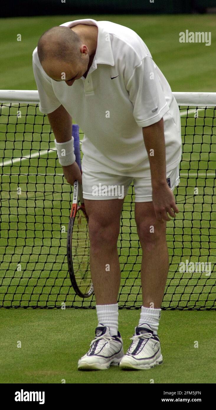 ANDRE AGASSI AFTER BEATING M PHILIPPOUSSIS JULY 2000 AT WIMBLEDON Stock ...