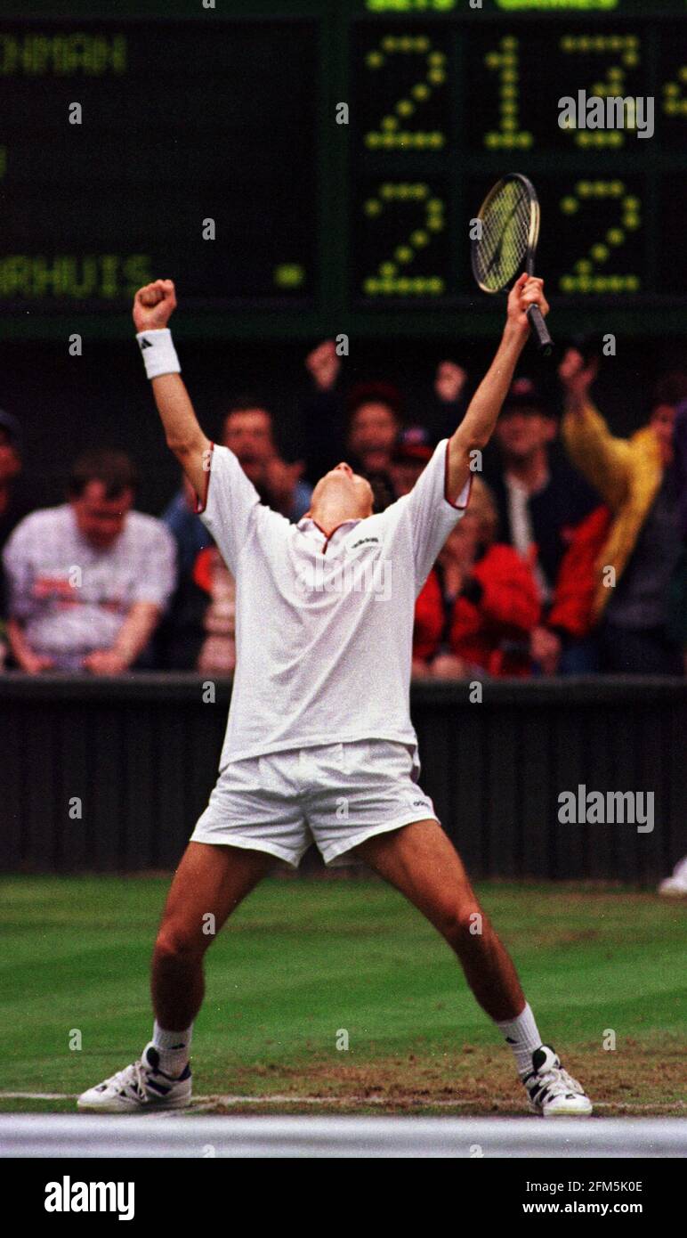 Serve victory hi-res stock photography and images - Alamy