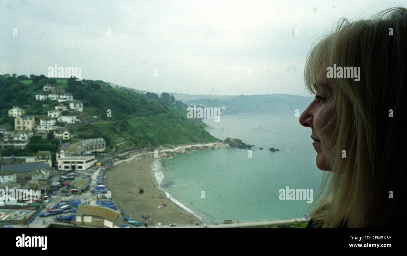 HELEN LEDERER LOOKING AT THE VIEW FROM CLIPPER HOUSE, WEST LOOE Stock ...