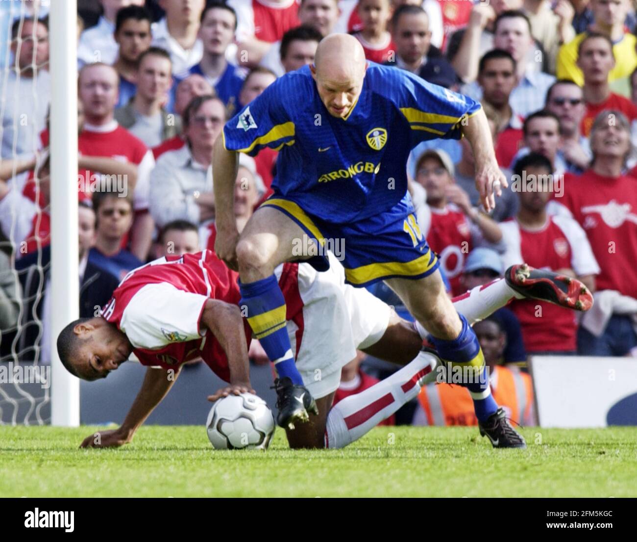 Leeds arsenal hi-res stock photography and images - Alamy
