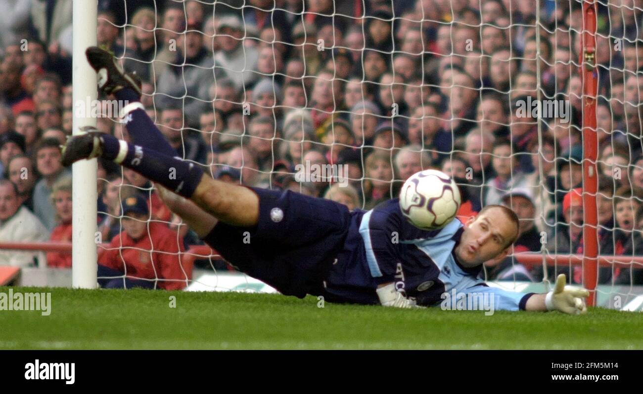 Thierry henry 2001 hi-res stock photography and images - Alamy
