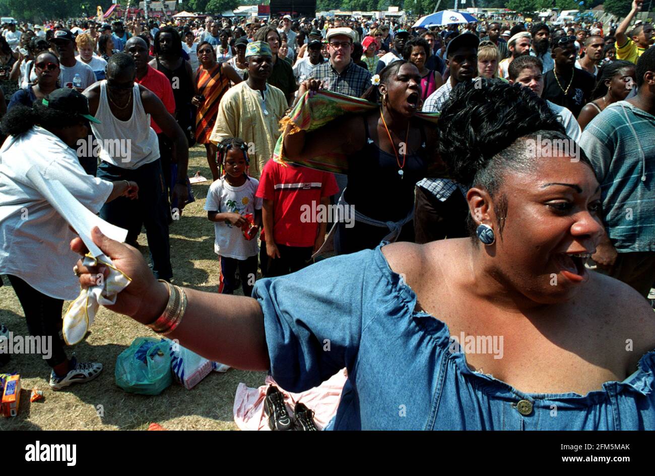 Concert goers hi-res stock photography and images - Alamy
