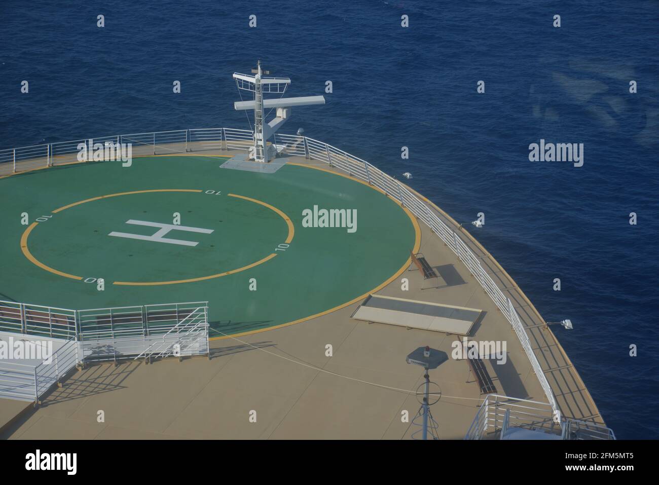 Ship with helicopter pad hi-res stock photography and images - Alamy