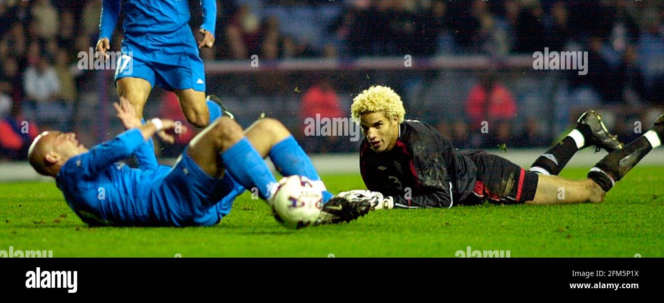 ENGLAND V ITALY AT ELLAND RD 27/3/2002 DAVID JAMES GIVES AWAY A PENALTY ...