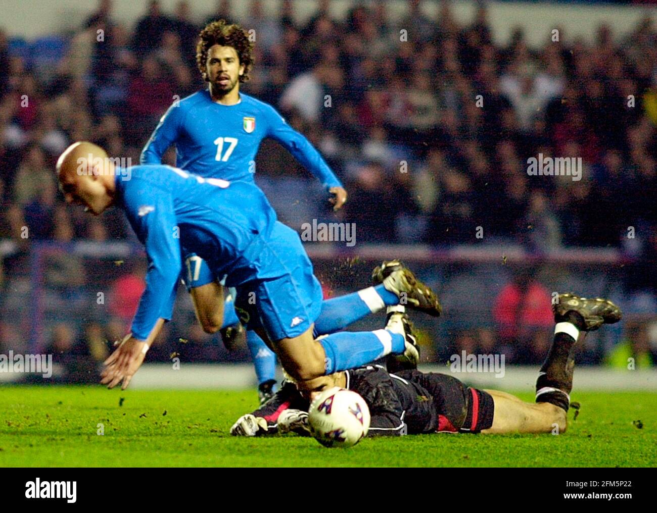 ENGLAND V ITALY AT ELLAND RD 27/3/2002 DAVID JAMES GIVES AWAY A PENALTY ...