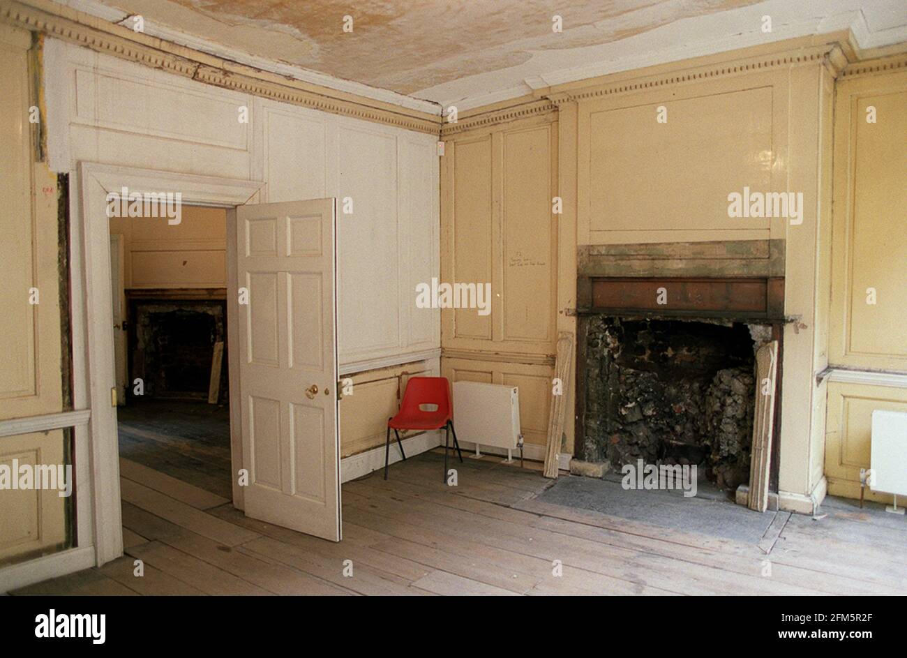 BENJAMIN FRANKLIN JUNE 2001 INTERIOR OF HOUSE BENJAMIN FRANKLIN LIVED ...