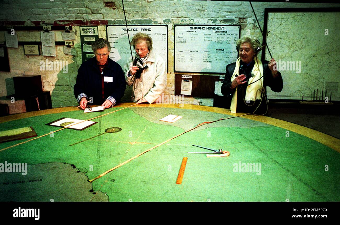War room table hi-res stock photography and images - Alamy