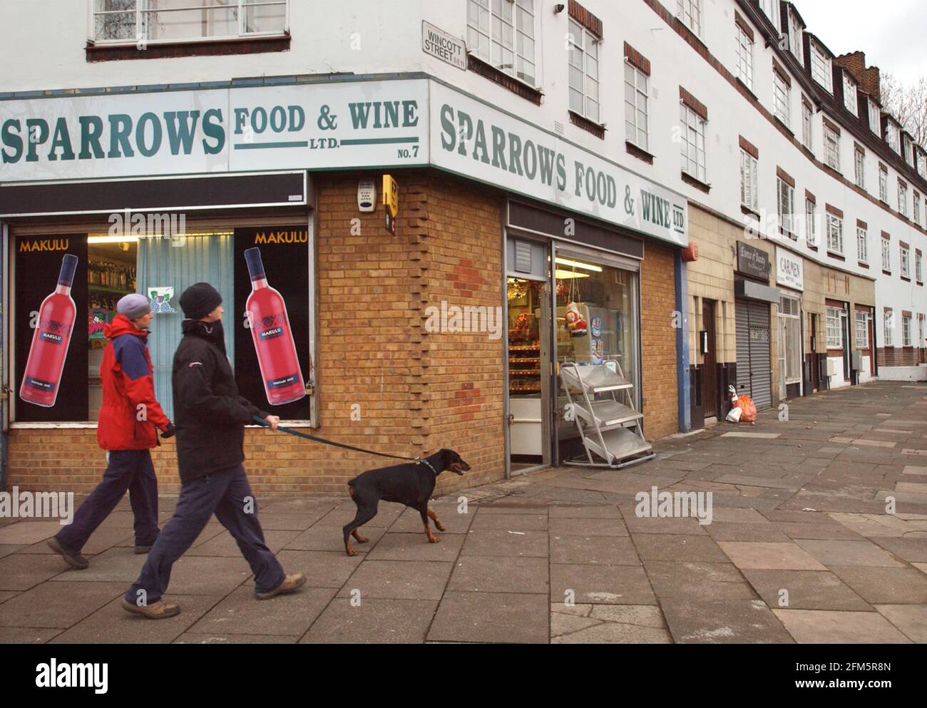 Corner shop london hi-res stock photography and images - Alamy