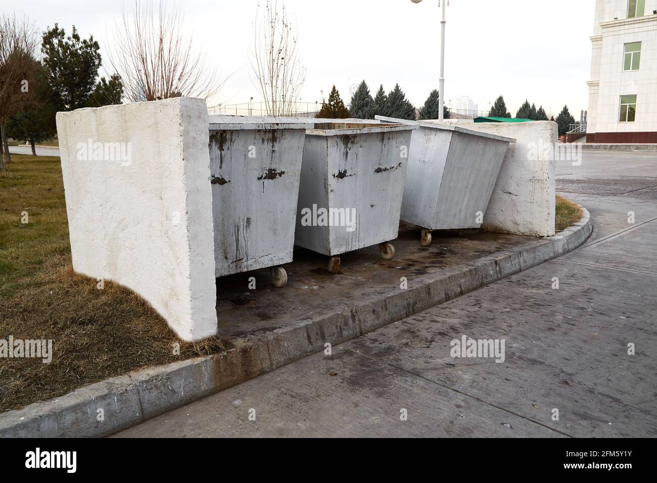 street broken bins, garbage containers on the street Stock Photo - Alamy