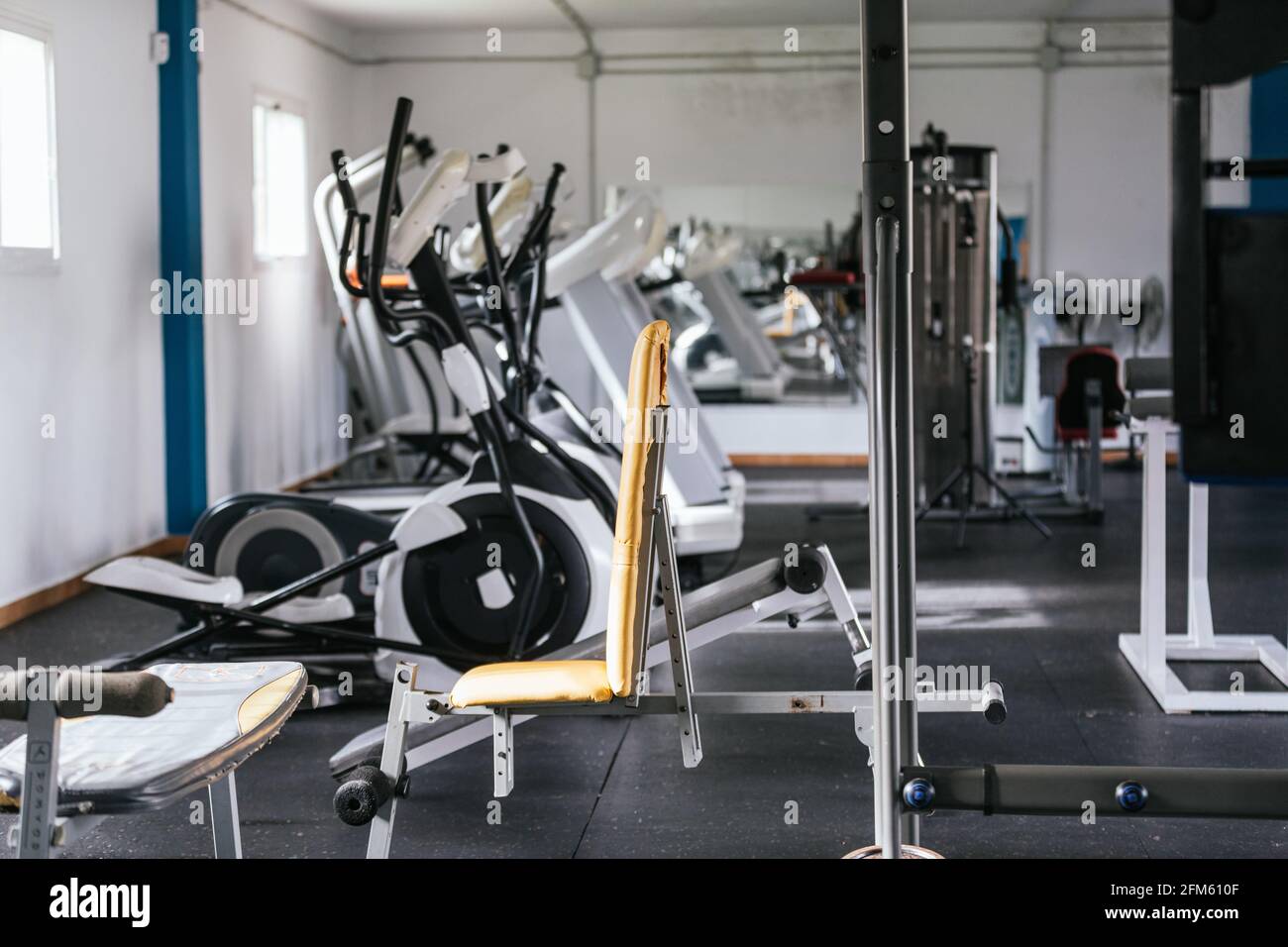 Empty gym hi-res stock photography and images - Alamy