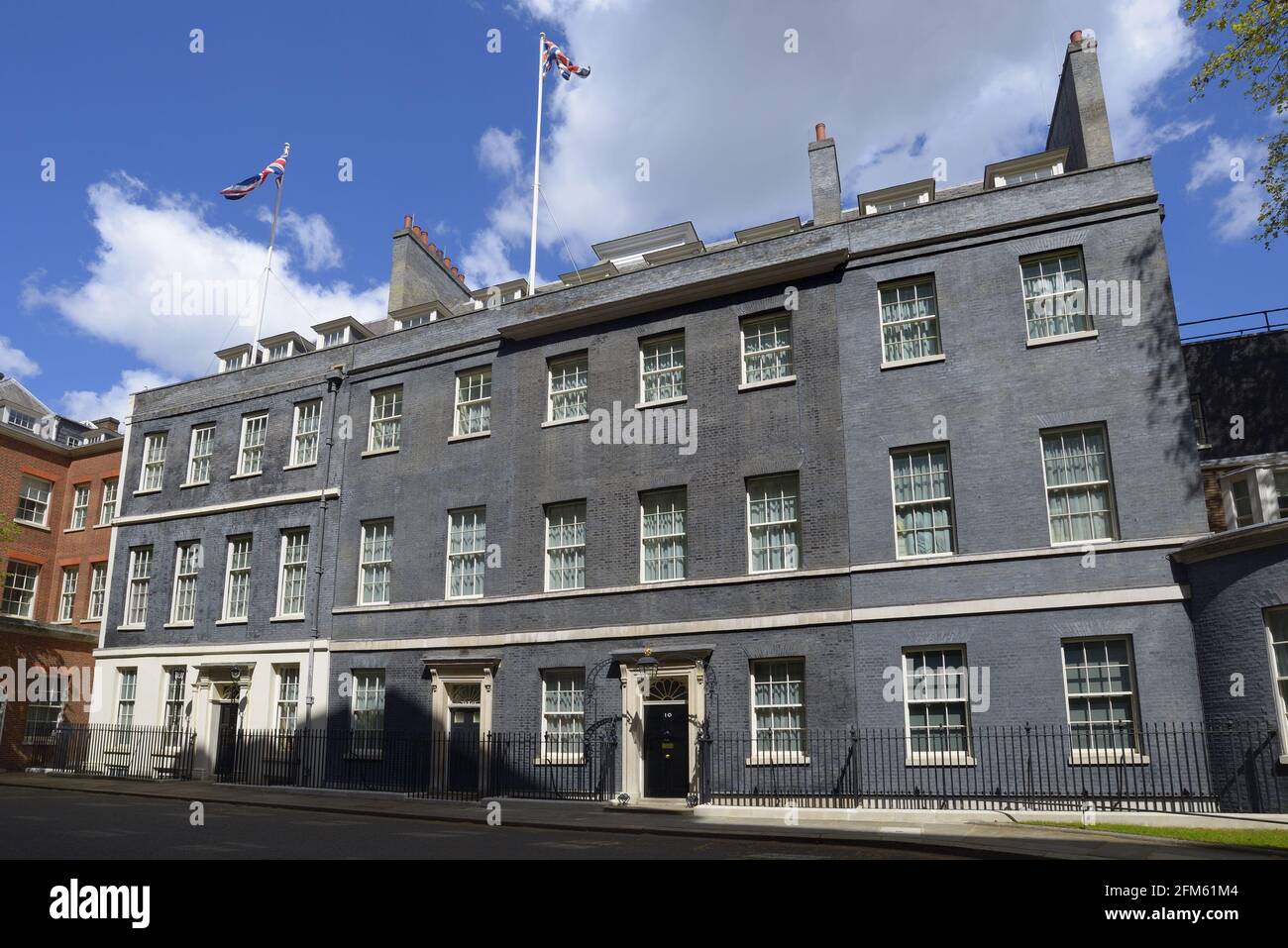 Downing street flat hi-res stock photography and images - Alamy
