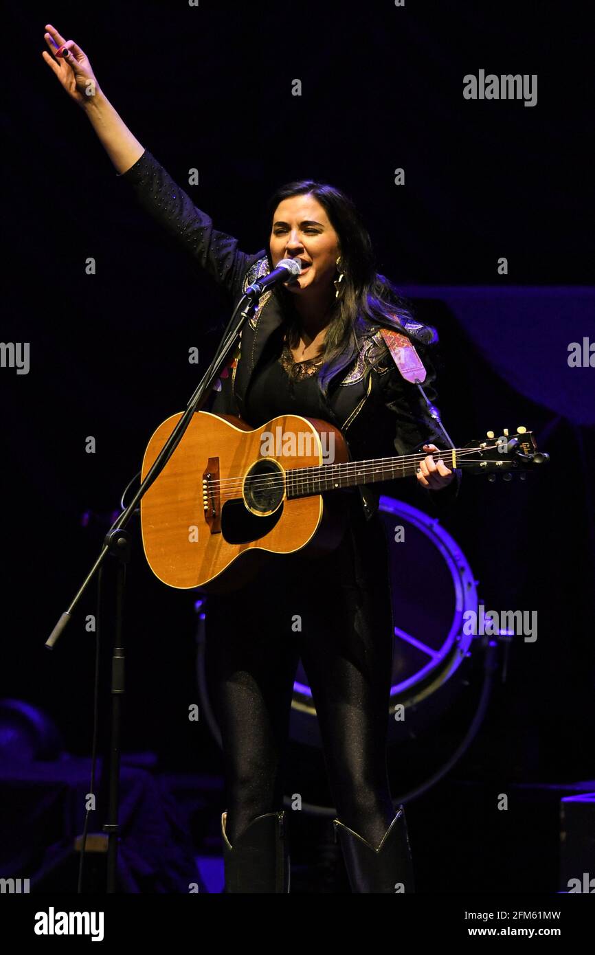 Hollywood - FL - 20200306 - Candi Carpenter performs at the Hard Rock ...