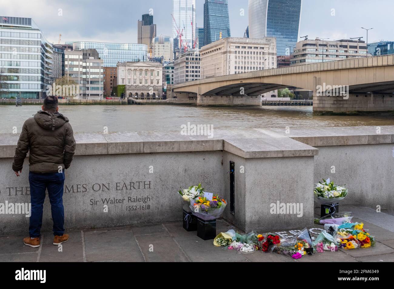 London Bridge Has Fallen Down Meaning Queen london-bridge-has-fallen-down-meaning-queen