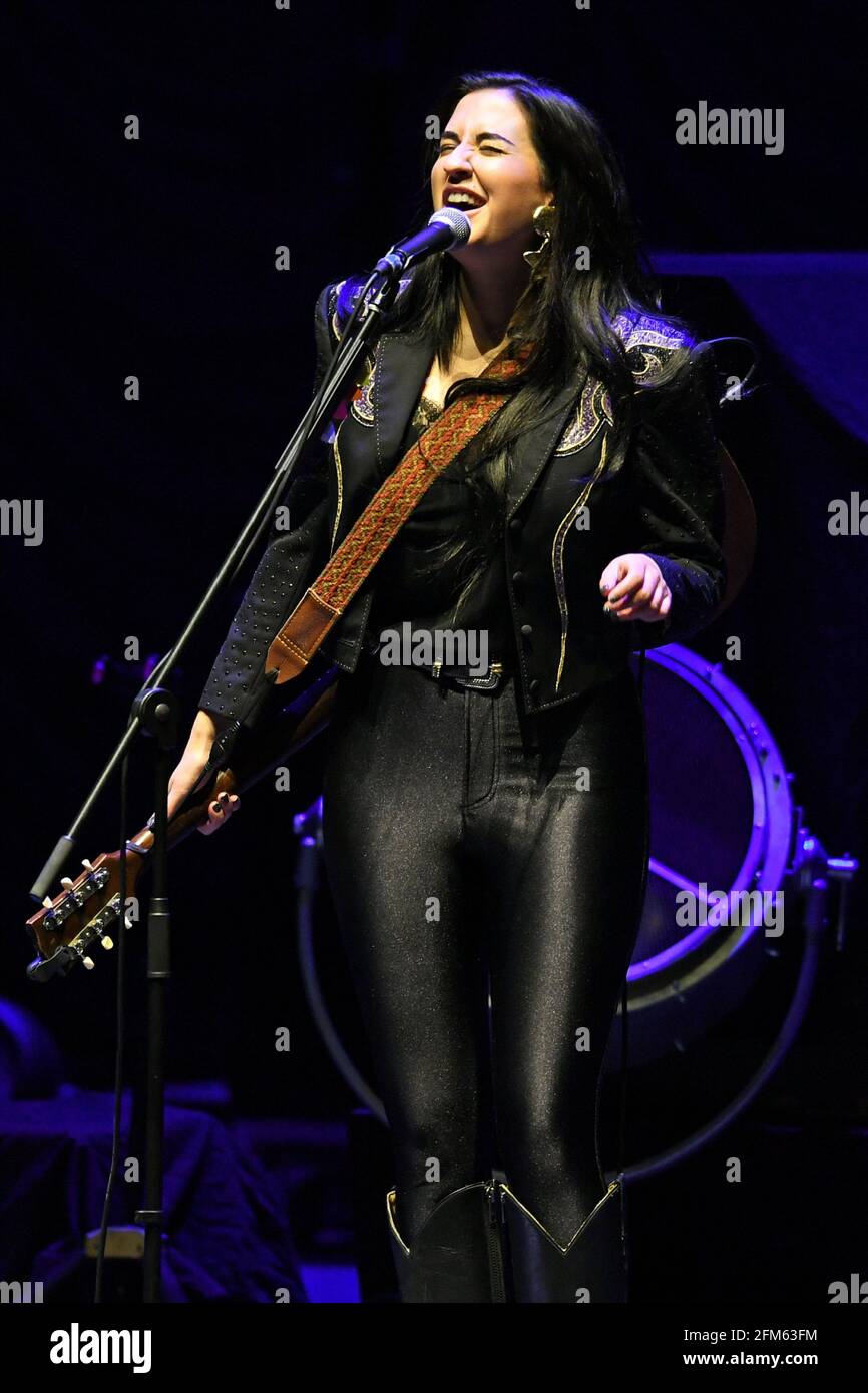 Hollywood - FL - 20200306 - Candi Carpenter performs at the Hard Rock ...