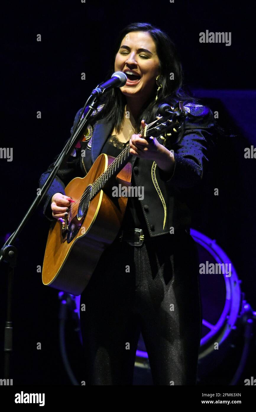 Hollywood - FL - 20200306 - Candi Carpenter performs at the Hard Rock ...