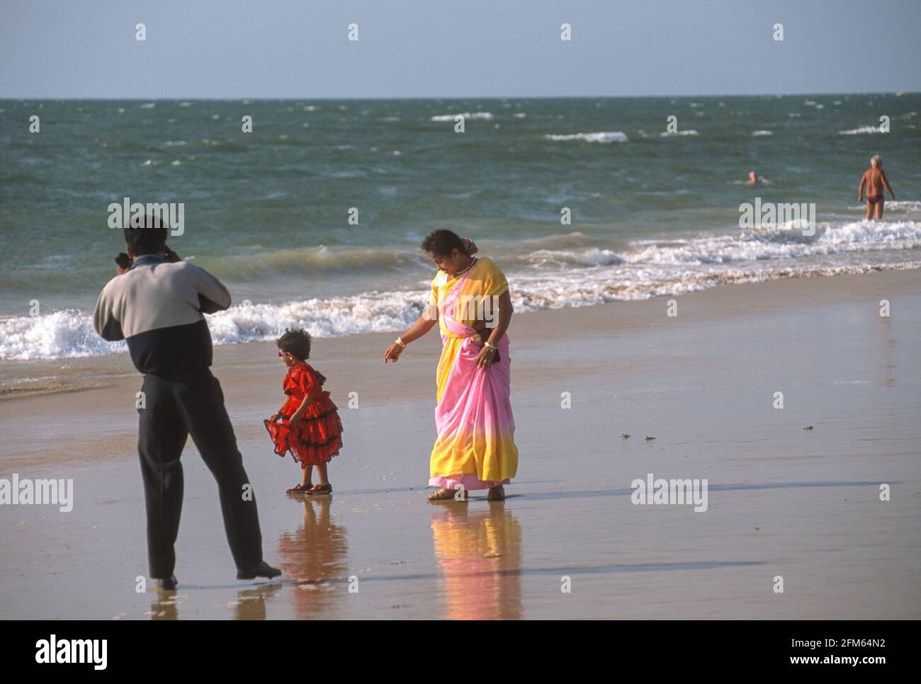 Taking photos at beach india hi-res stock photography and images - Alamy