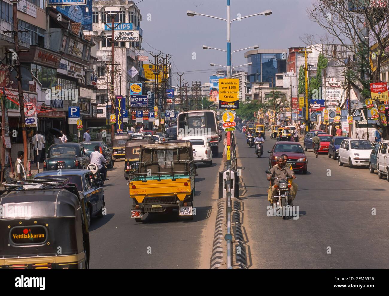 COCHIN, KERALA, INDIA - Traffic on Mahatma Gandhi Road in city of ...
