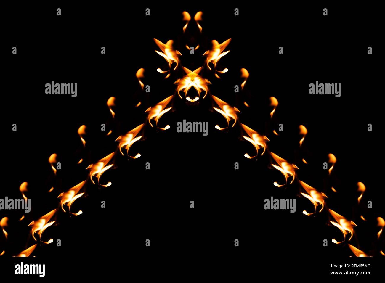 Campfire minimalist hi-res stock photography and images - Alamy