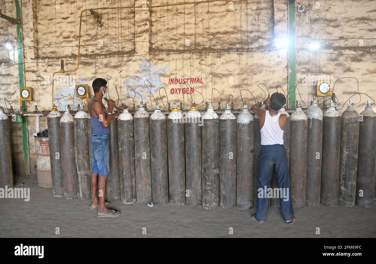 Oxygen refilling center hi-res stock photography and images - Alamy