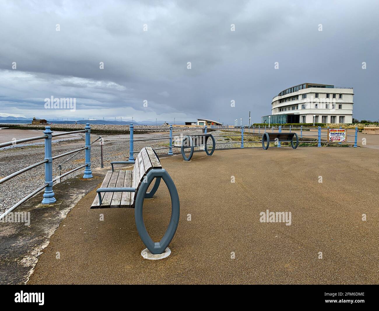 Seating along the beach hi-res stock photography and images - Alamy