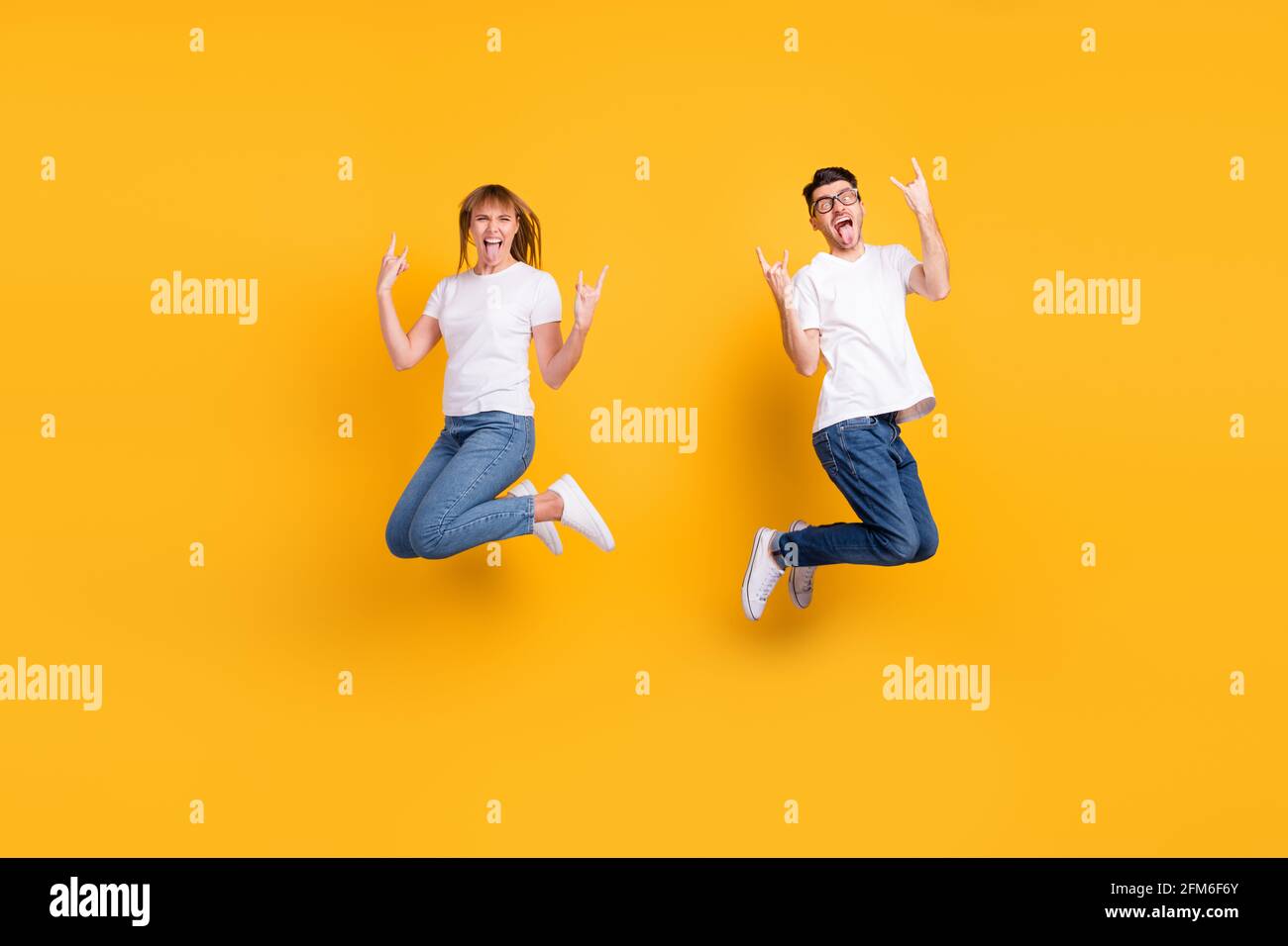 Full length photo of rude harsh couple wear white t-shirt spectacles ...