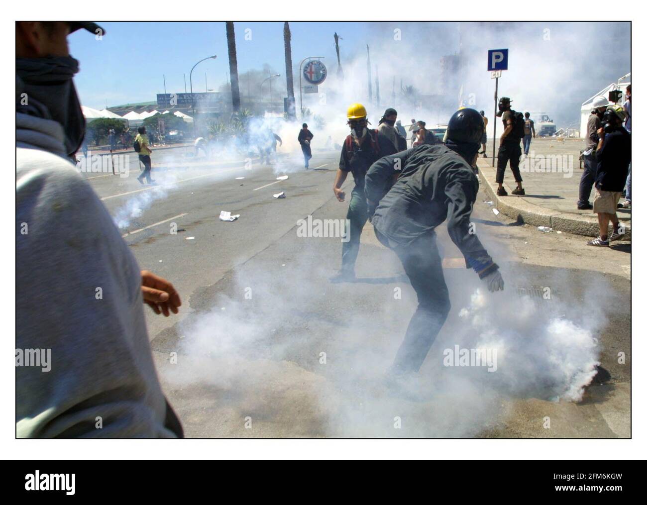 Riots on the streets of Genoa at the G8 summit Stock Photo - Alamy
