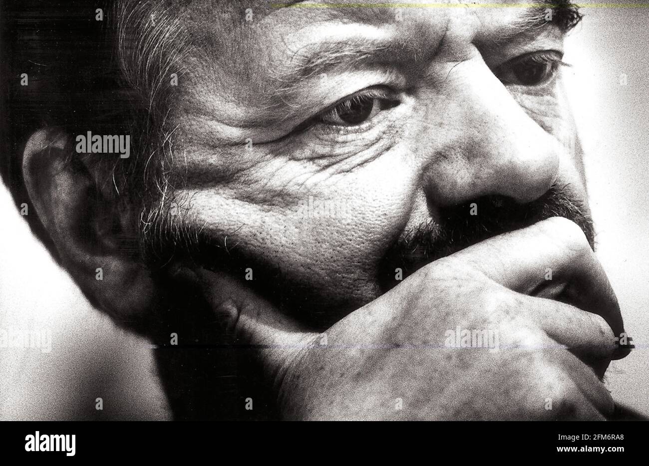 Robin cook hi-res stock photography and images - Alamy