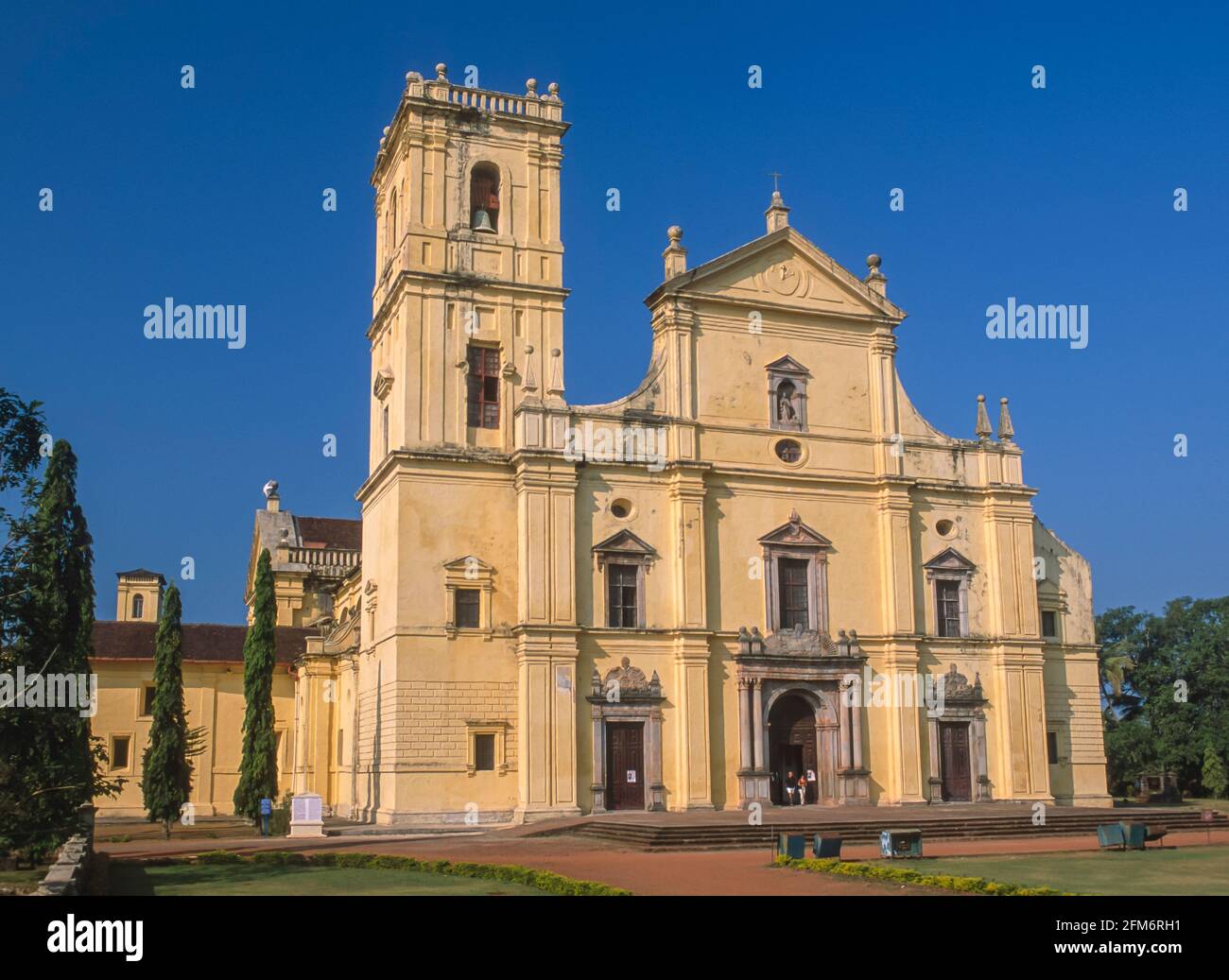 GOA, INDIA - The Se Cathedral in Old Goa. The largest church in Asia ...