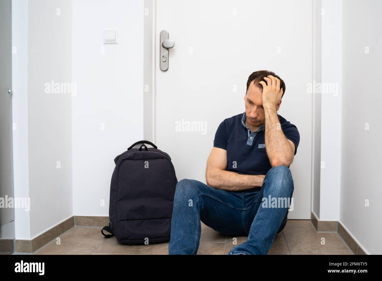 Lost key house man hi-res stock photography and images - Alamy