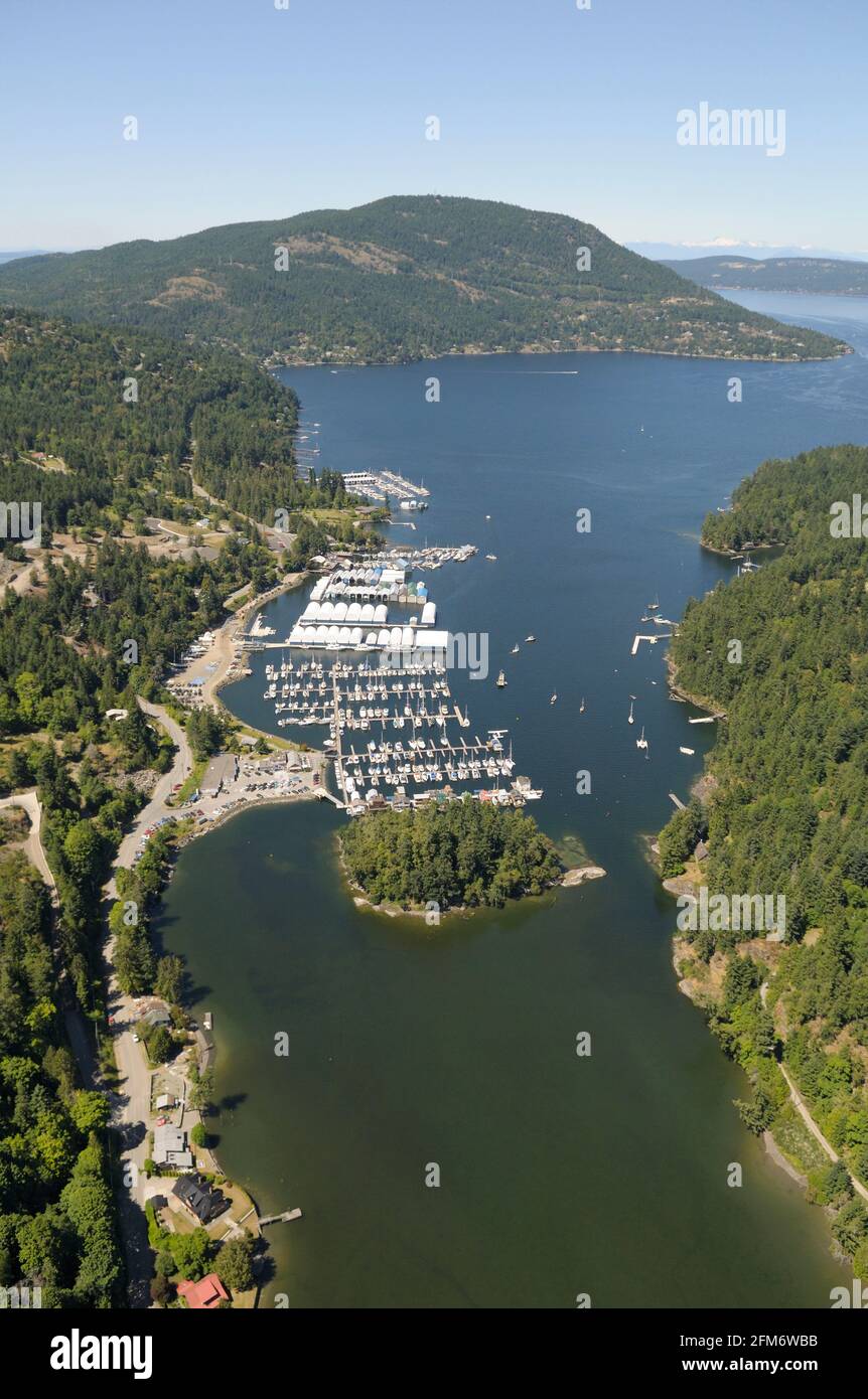 Aerial photo of Maple Bay and the Maple Bay Marinas with Maple Mountain ...