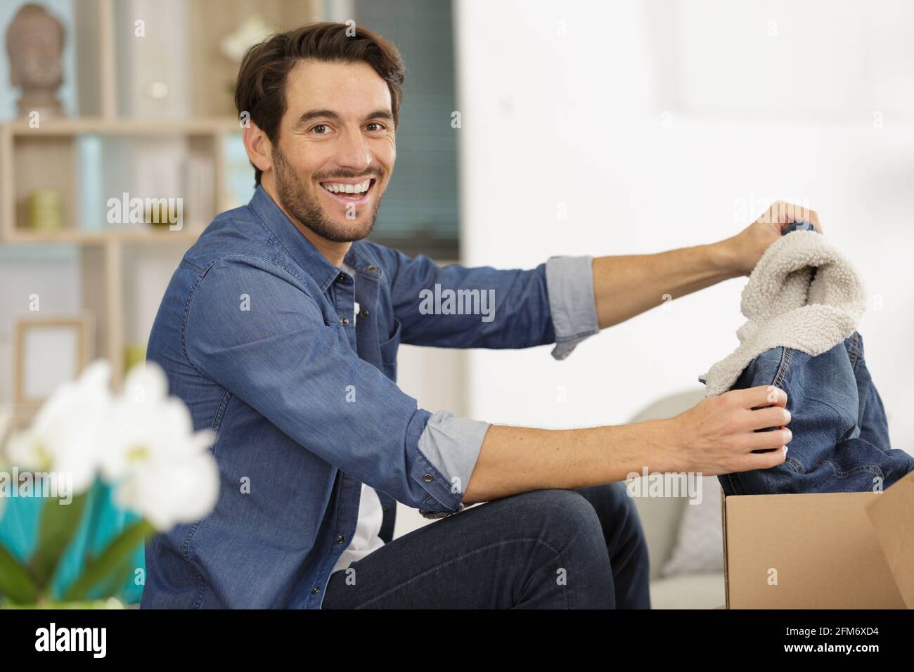 Clothing receipt hi-res stock photography and images - Alamy